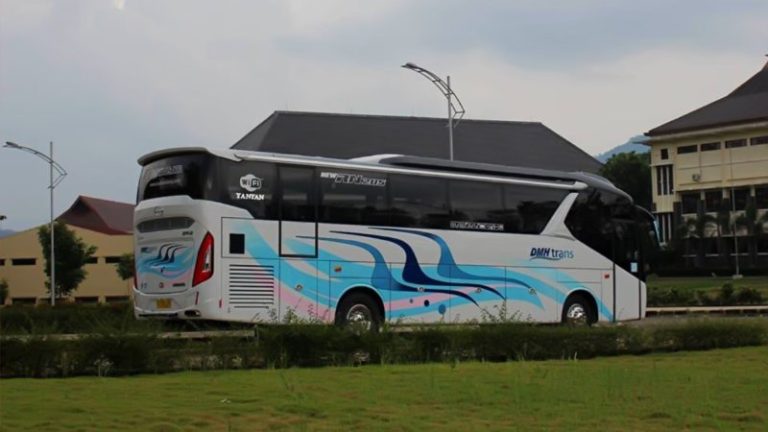 Info Lengkap Foto dan Harga Sewa Bus Pariwisata DMH Trans