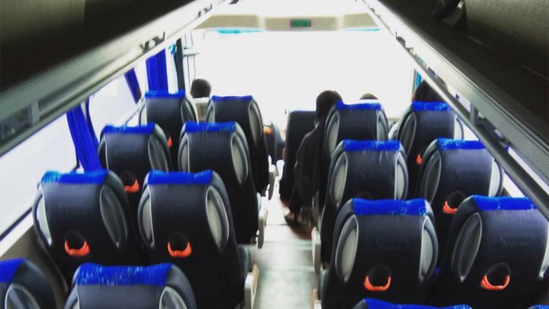 Info Lengkap Foto dan Harga Sewa Bus Pariwisata Discovery - Saturental