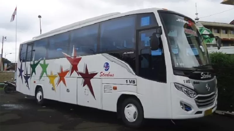 Info Lengkap Foto dan Harga Sewa Bus Pariwisata Starbus - Saturental